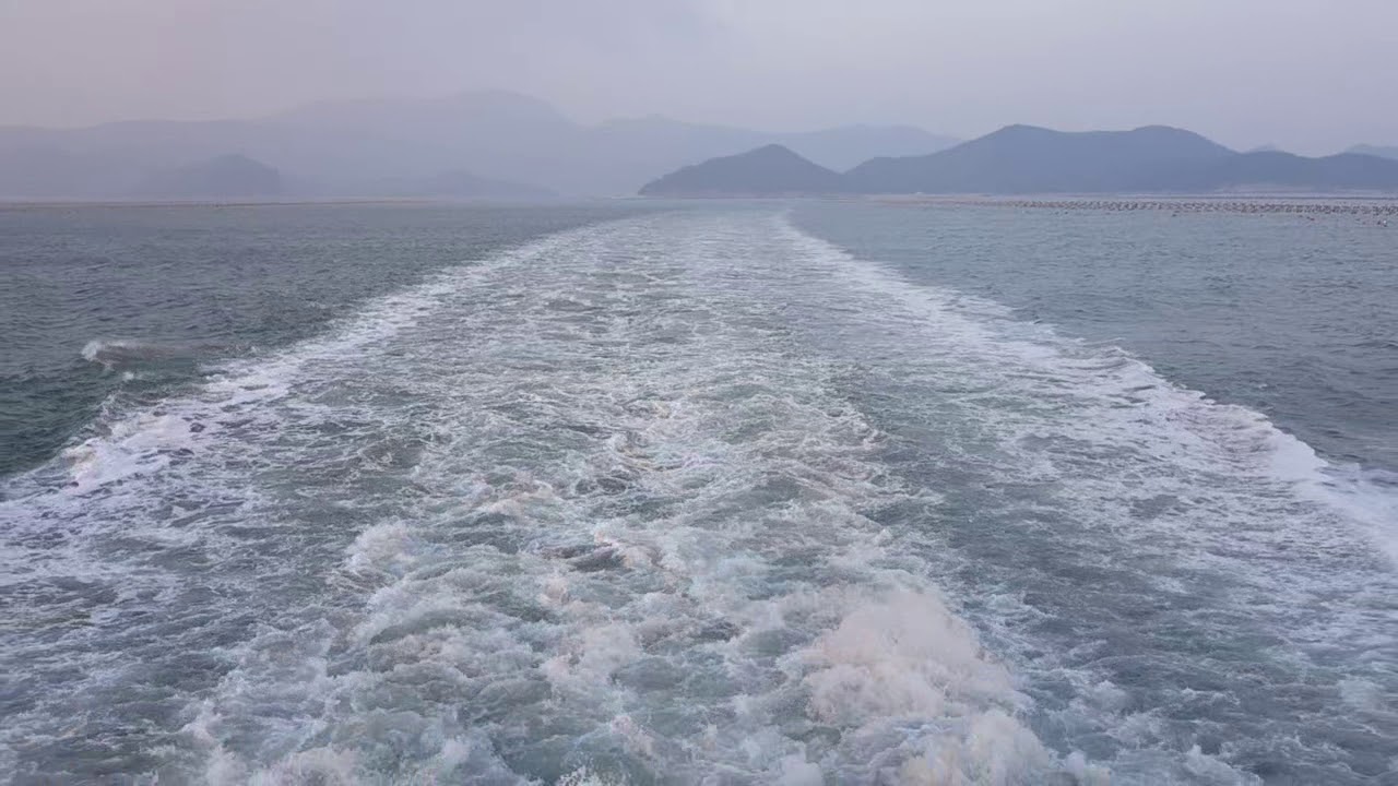 [1minute video] sea water on the sea 바다위의 바다물결 - YouTube