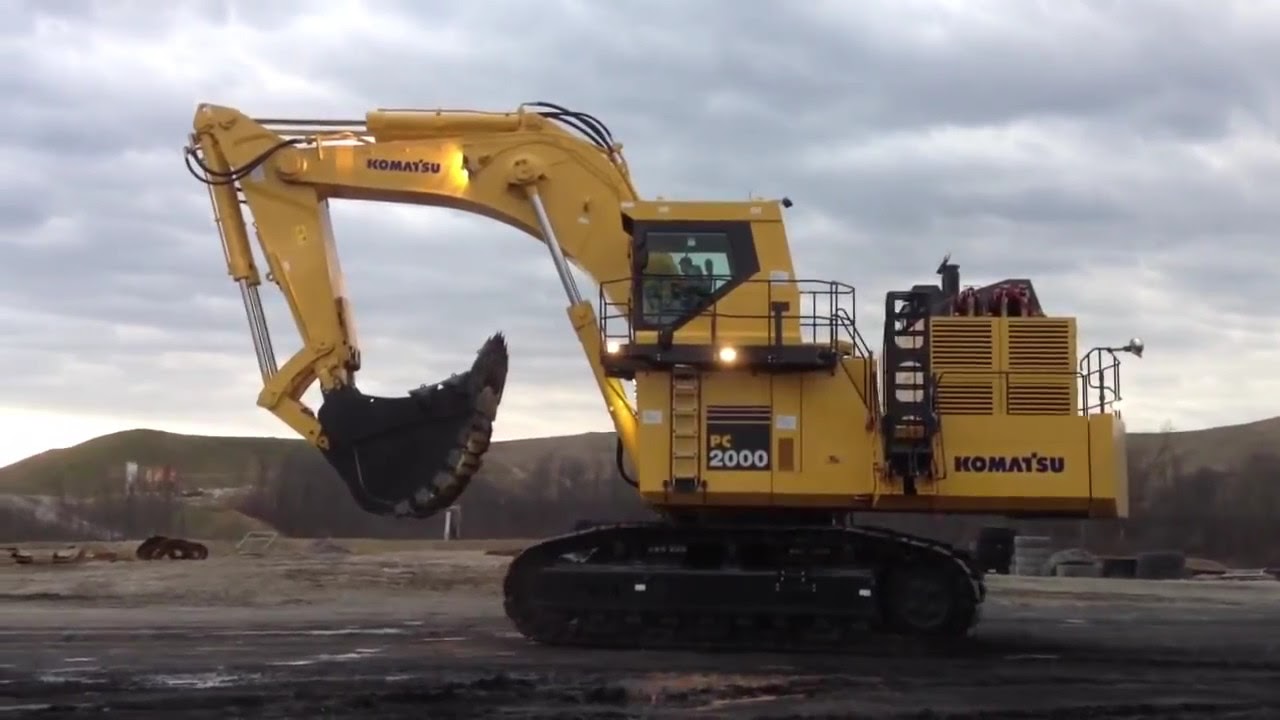 Komatsu PC2000 - YouTube