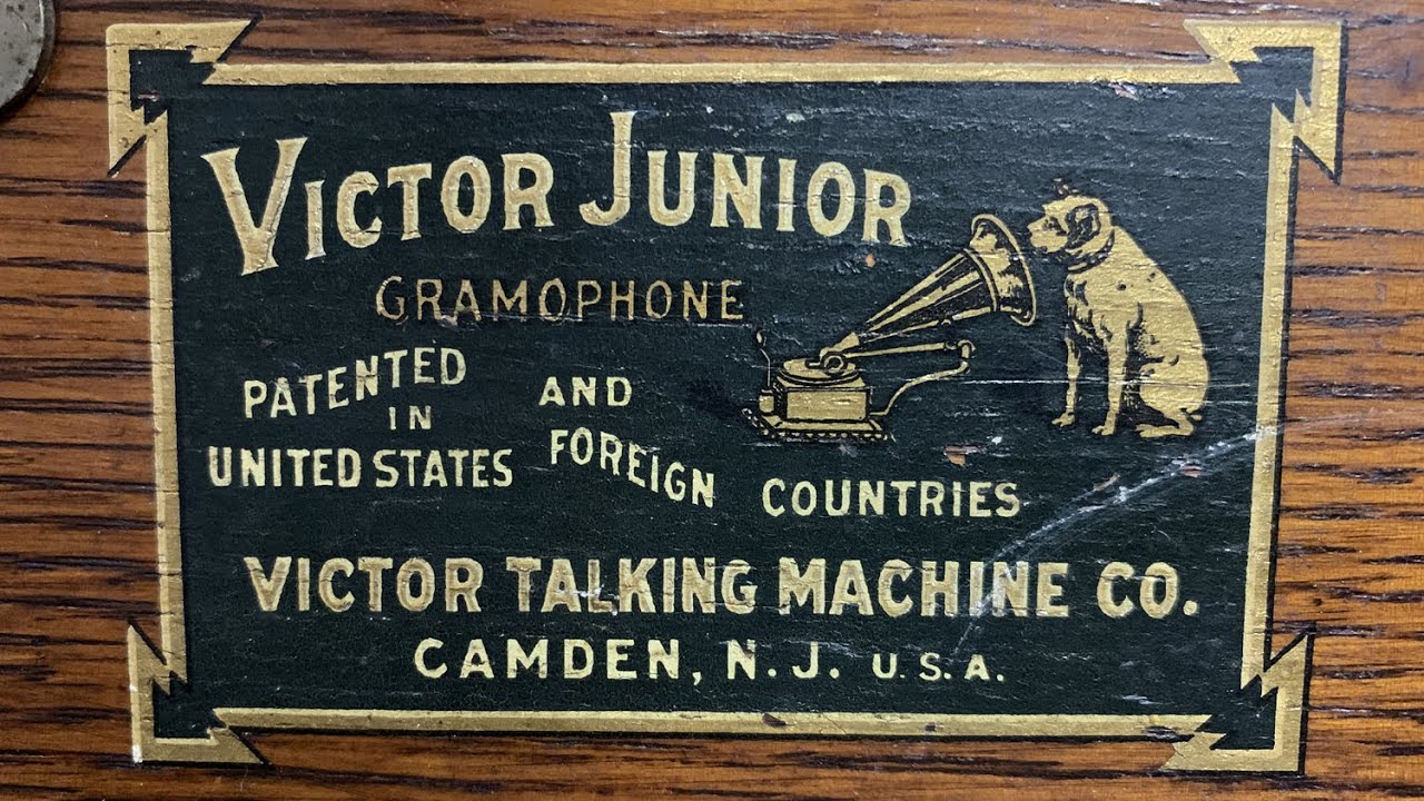 Victor Talking Machine Model Junior Gramophone - YouTube