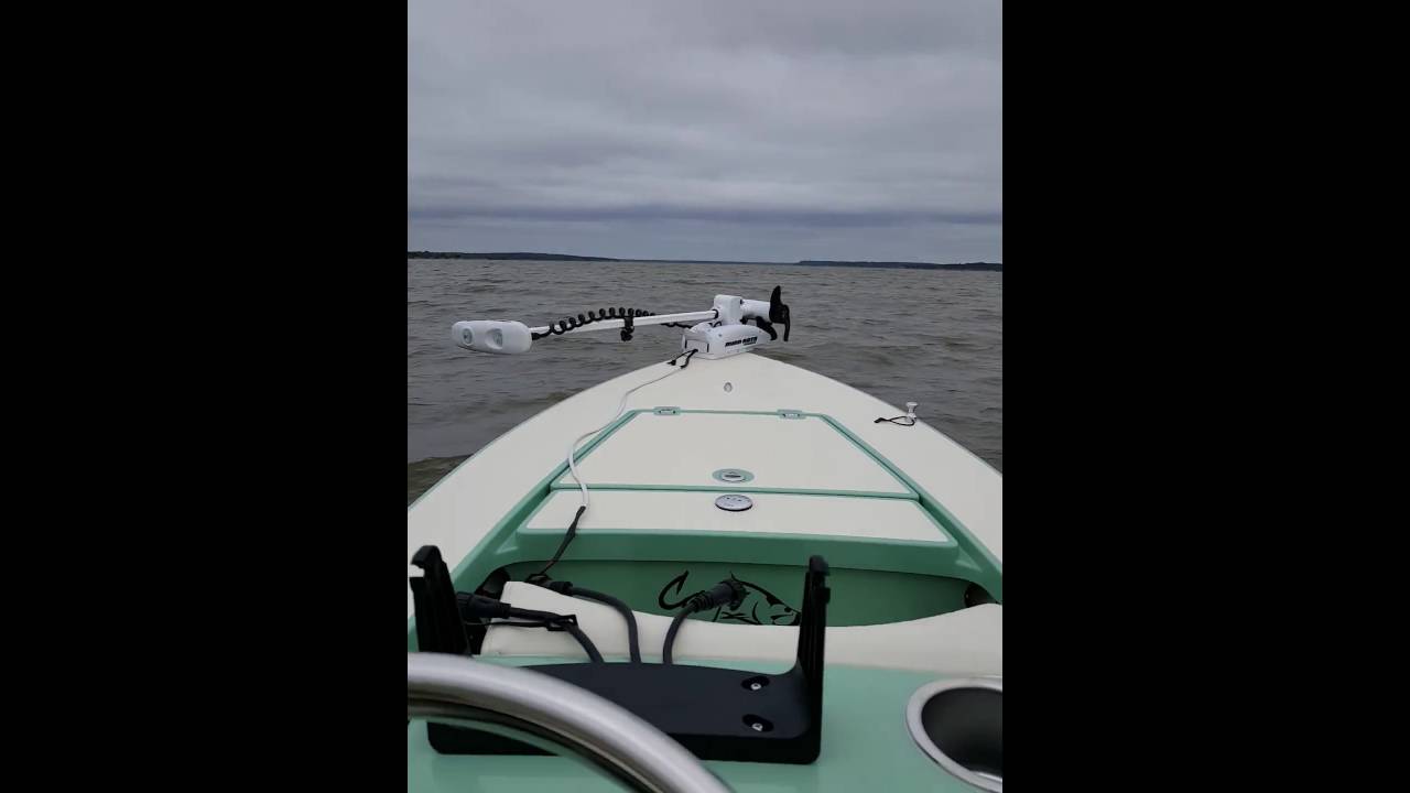 Cayo 173 Running Chop 15-20 kt winds - YouTube