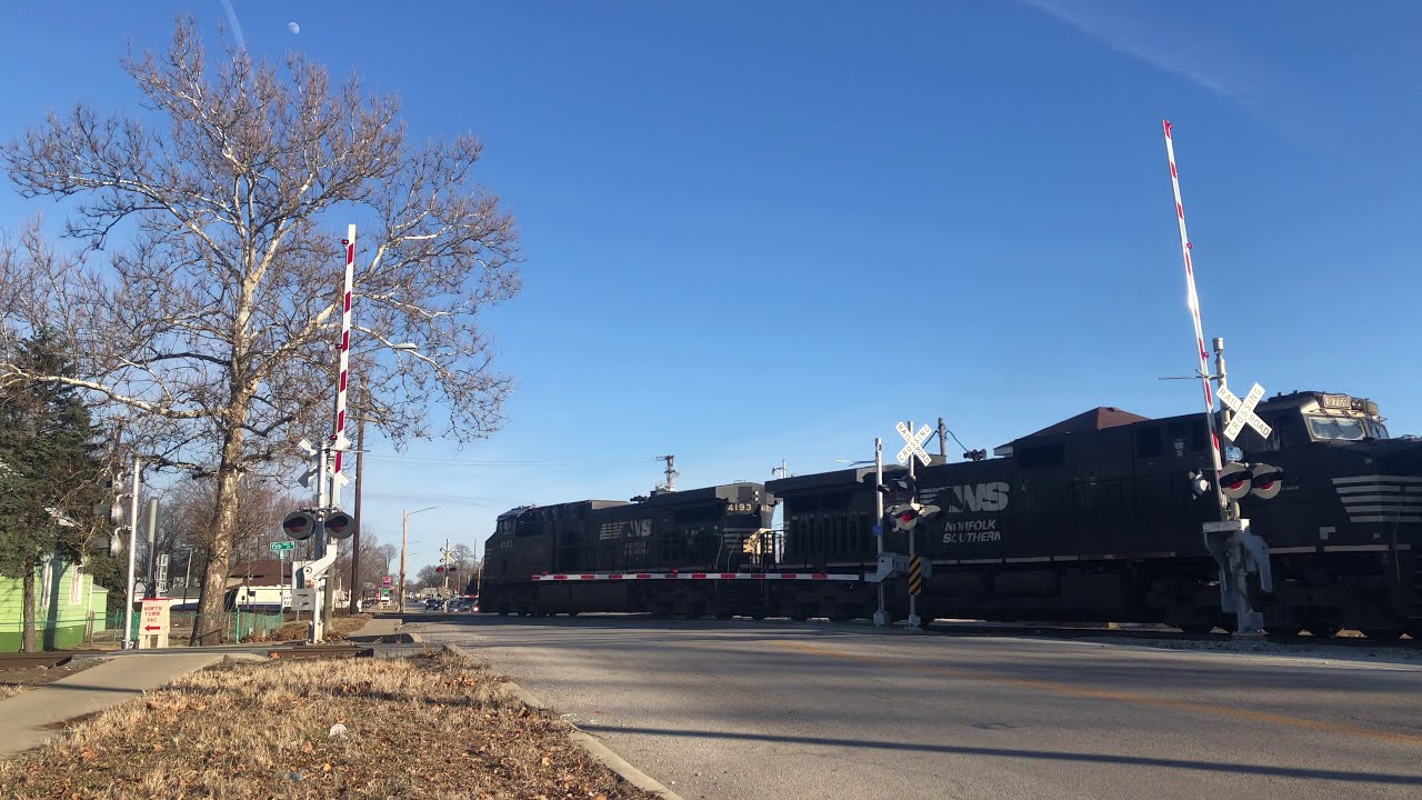 N. Grand Ave. Springfield, Il Railroad Crossing - YouTube