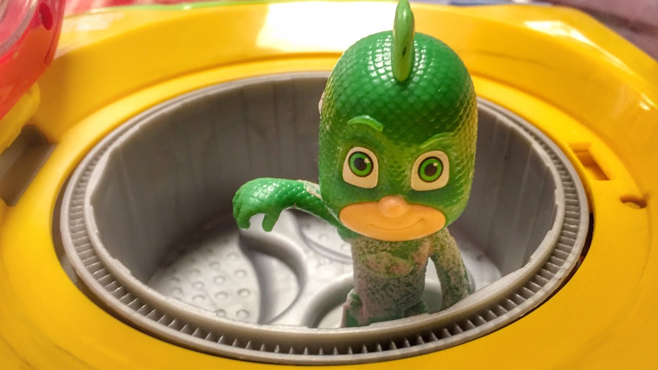 PJ MASKS: GREG becomes geko: SUPER PIGIAMINI GREG DIVENTA GECO ...