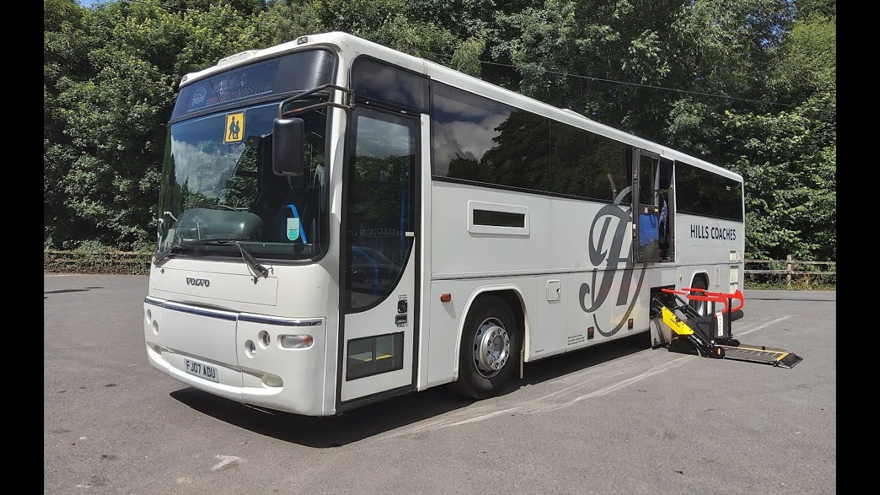 FJ07 ADU - 2007 (07) Volvo B7R Plaxton Profile - YouTube