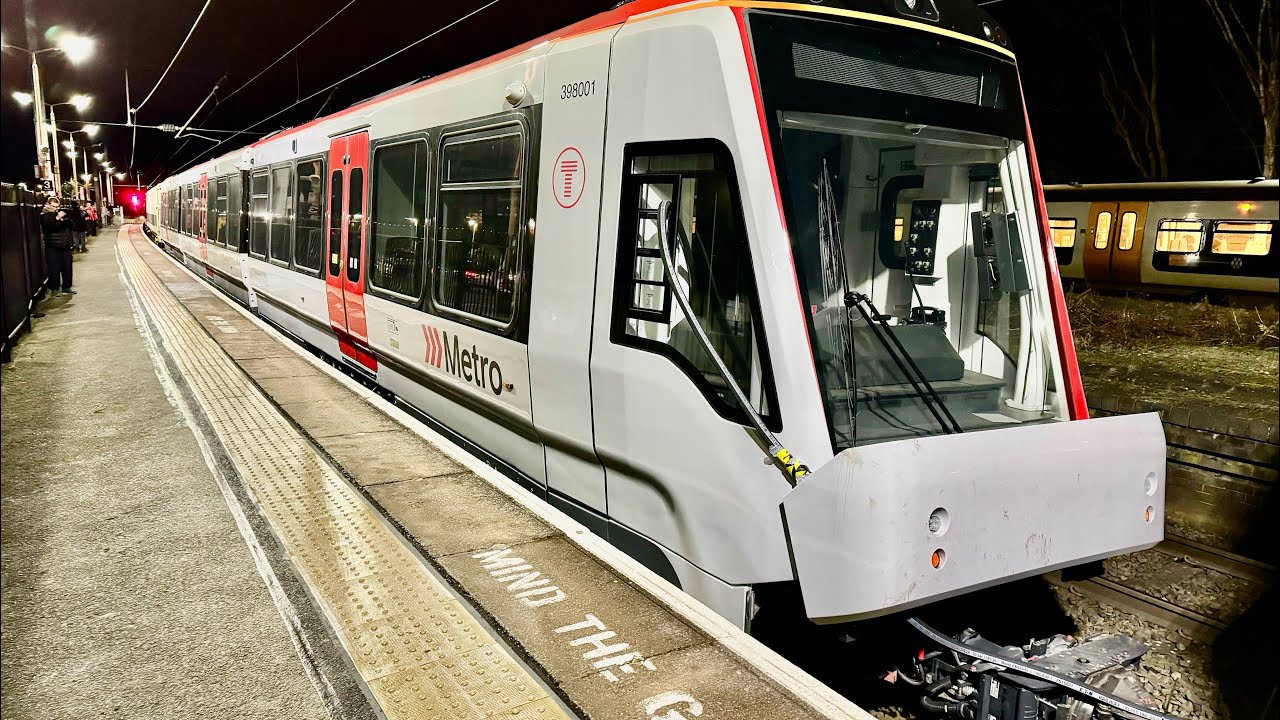 Class 20’s + Brand New Welsh Class 398 ‘Tram Train’ - YouTube