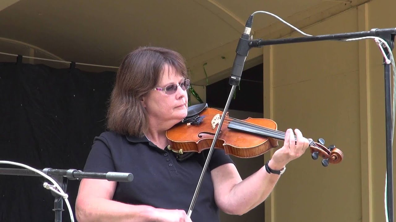 2013-08-03 Open Division - Sue Condit - Ukiah Fiddle Contest 2013 - YouTube