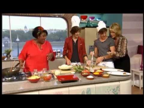 One Direction on This Morning - YouTube