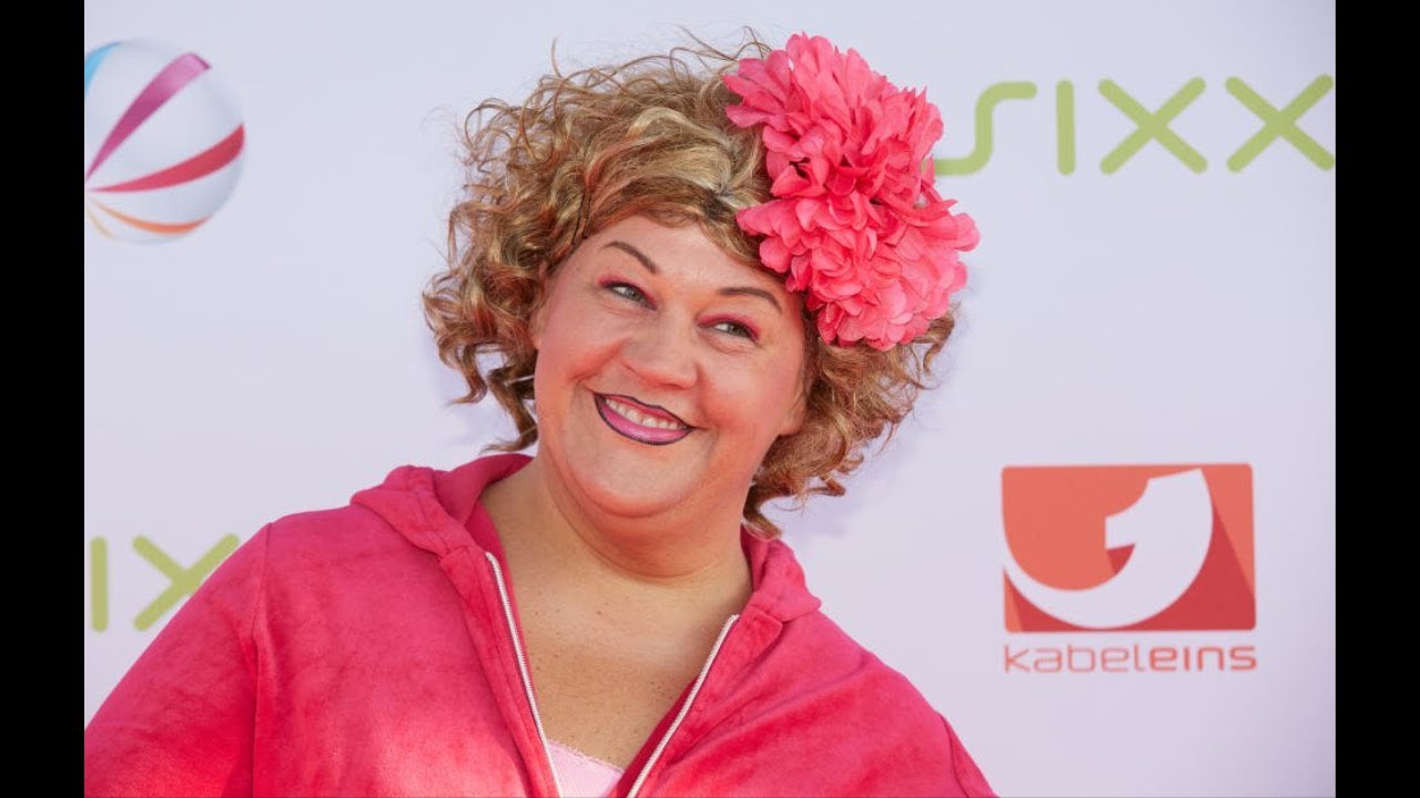 Die ehemalige Cindy hat die Nase voll und macht jetzt selbst Mode - YouTube