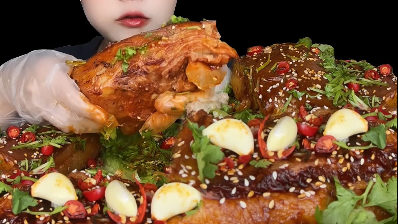 Eating big piece of fat meat - Eating meat in big mouthfuls - Big fat ...