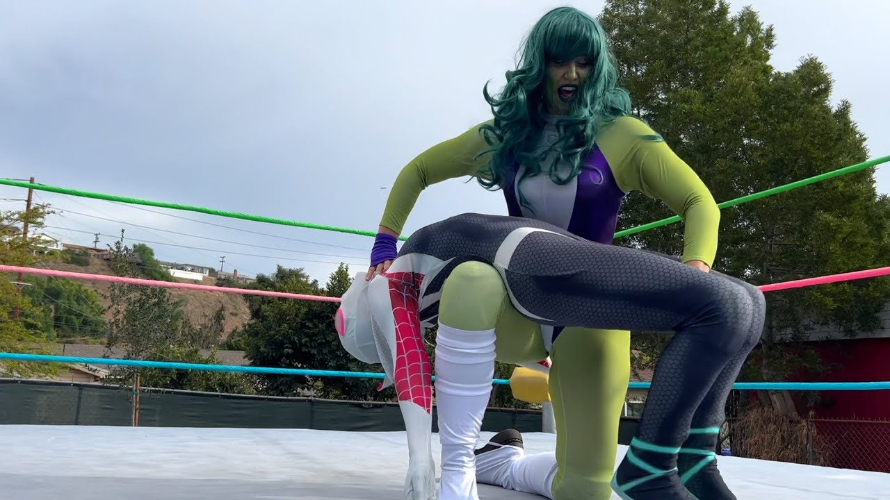 She-Hulk Executes A Stinkface Maneuver With A Fart. 4K #shehulk #wwe ...