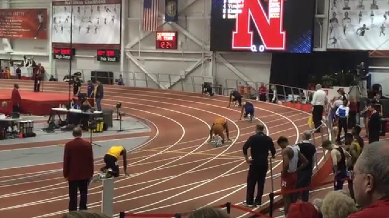 200m indoor Drake university Track & field at Nebraska - YouTube