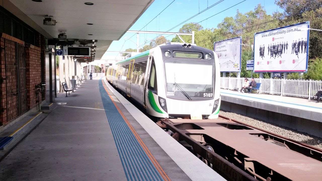 NR classes with Transperth B series cars pass Meadowbank [4K] - YouTube