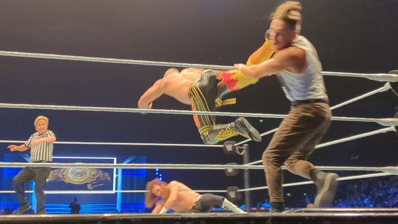 WWE Live, Sami Zayn vs. Butch vs. Ricochet - 30/04/2022 - Accor Arena ...