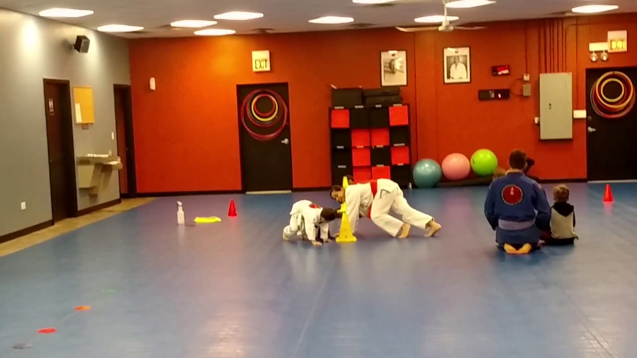 Bear Crawl Tag BJJ - YouTube