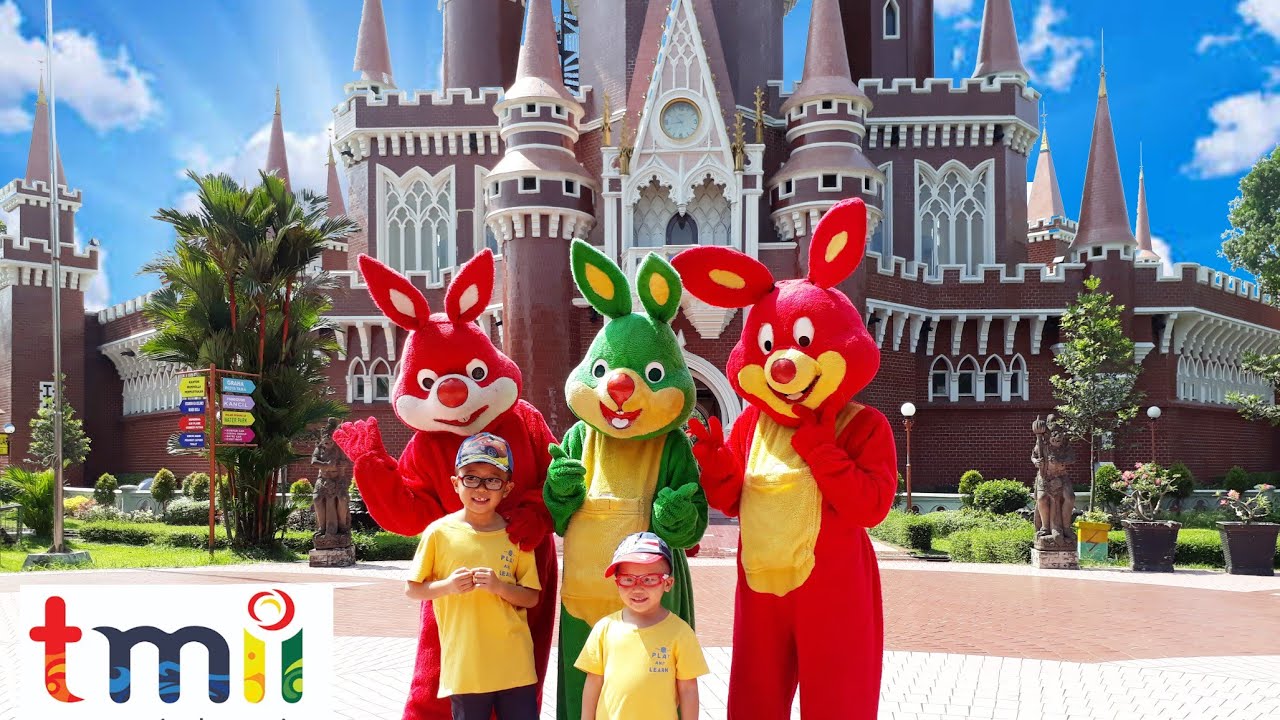 WISATA ke TMII Taman Mini Indonesia Indah | Keong Mas Naik Kereta ...