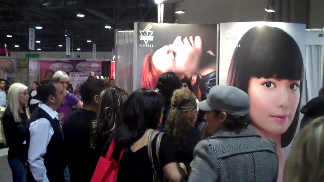 Clip of Hot Heads Booth from the Long Beach Hair Show 2010 - YouTube