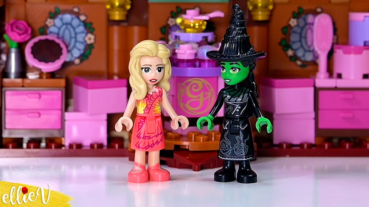 Glinda & Elphaba's Dormitory | Wicked LEGO build & review - YouTube