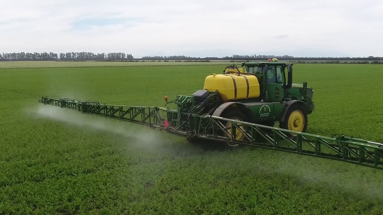 John Deere R4040i 32/36 meters - YouTube