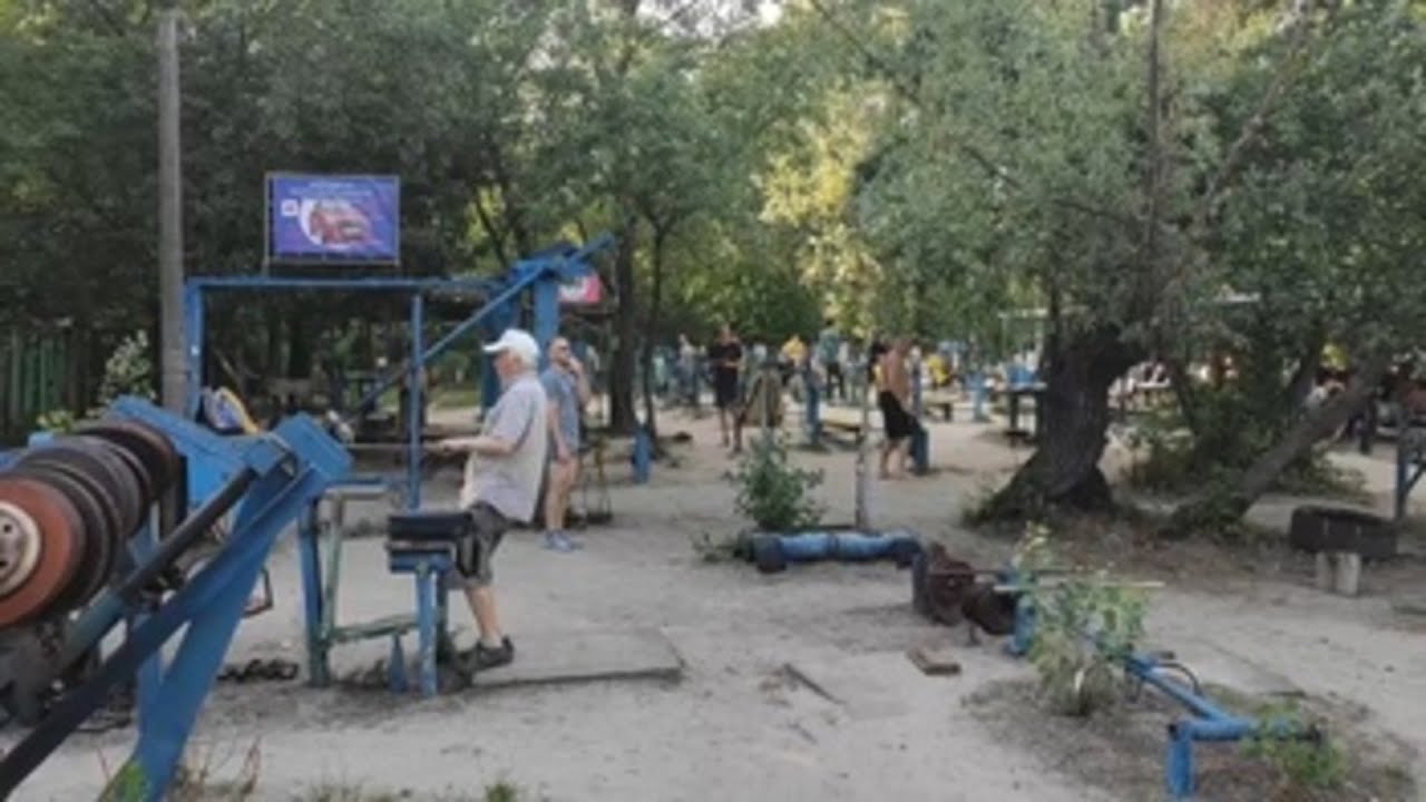 "Kachalka", legendario gimnasio al aire libre en Kiev que se mantiene ...