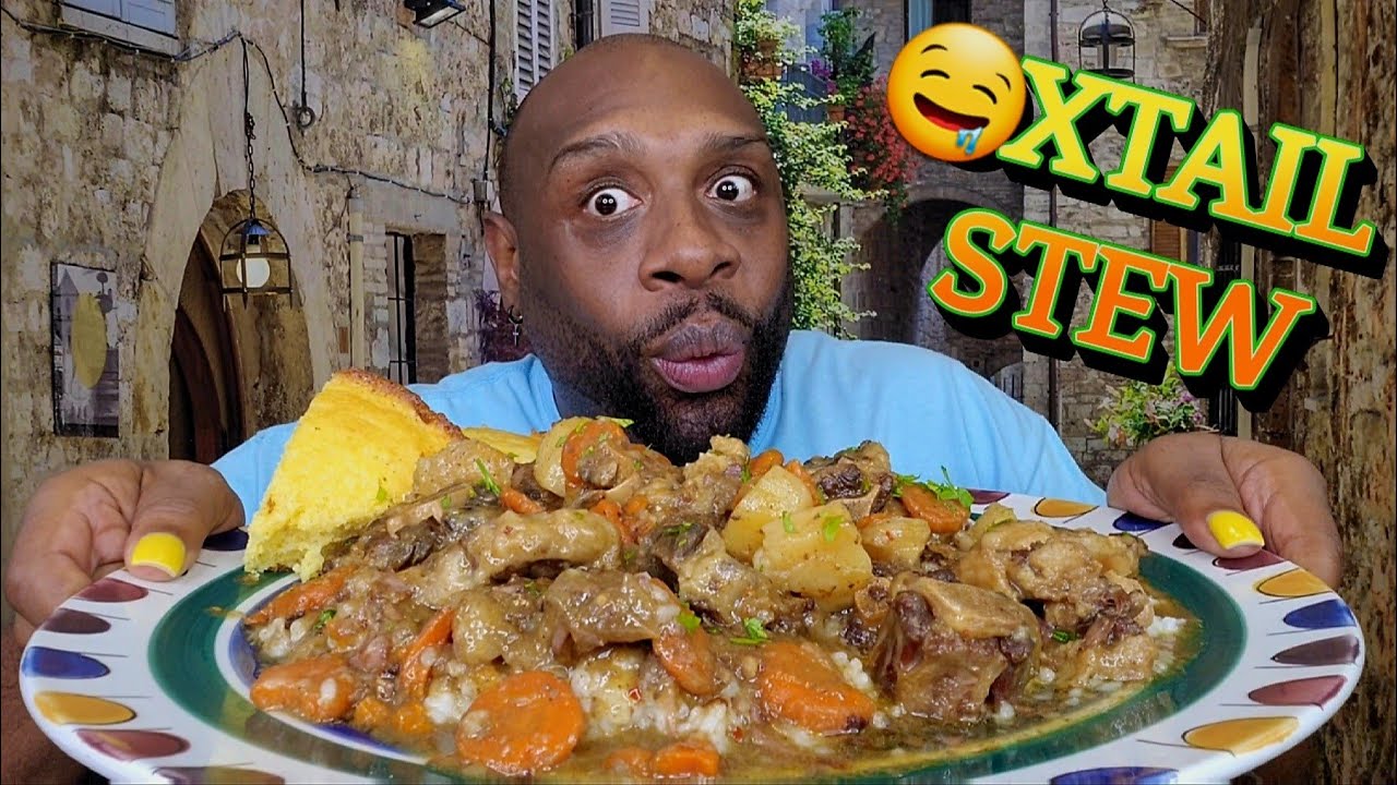 Eat with Que IS HAPPY ... SO Y U MAD 🤷‍♂️ ... OXTAIL STEW & CORNBREAD ...