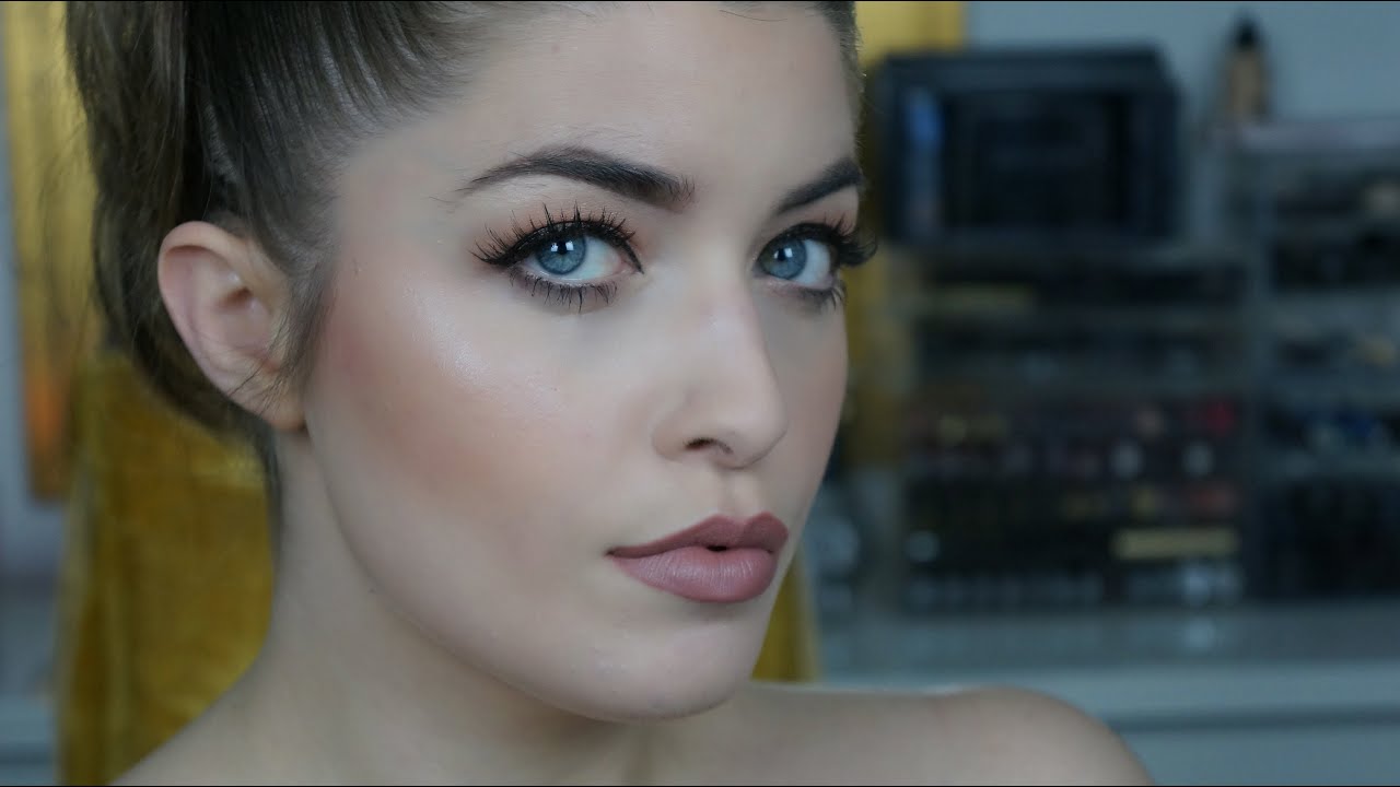 ARIANA GRANDE MAKEUP TUTORIAL - YouTube