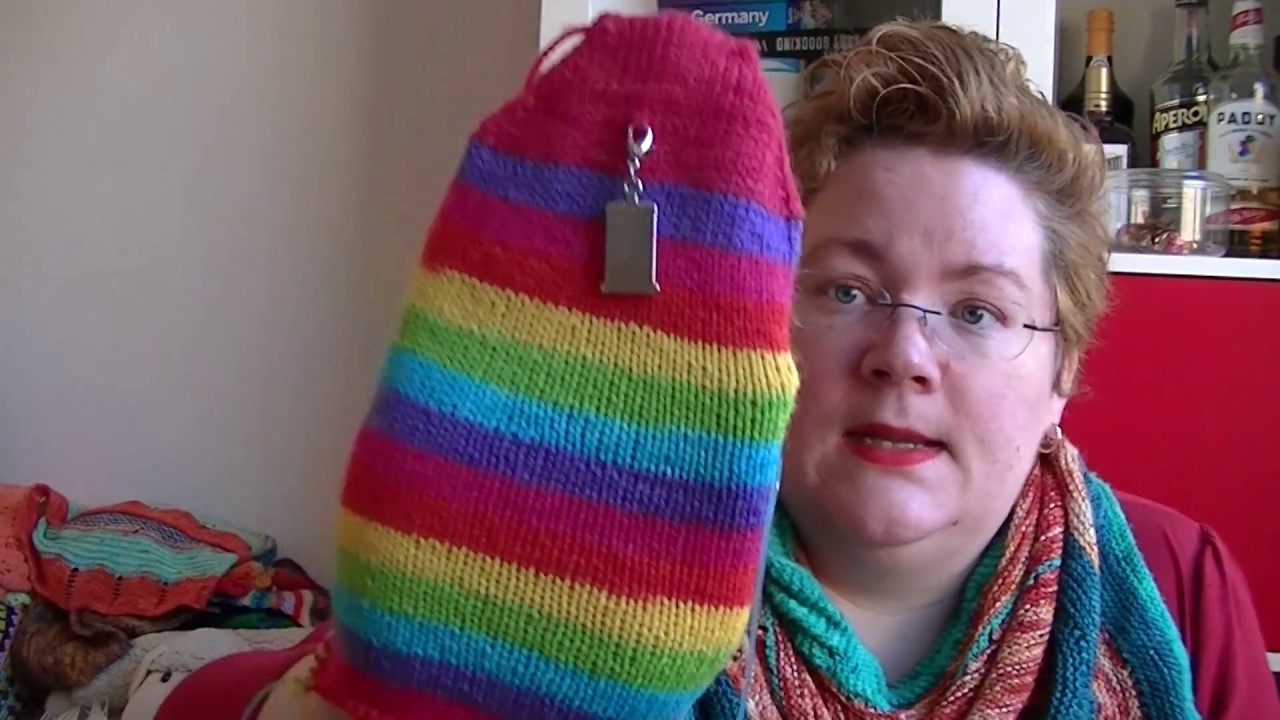 Colourful Creativity - Episode 36 - Stripy sock addiction - YouTube