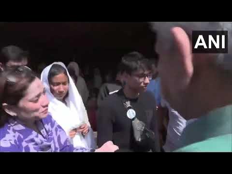 HM Amit Shah meets families of victims of Pahalgam terrorist attack in Srinagar, J&K - YouTube