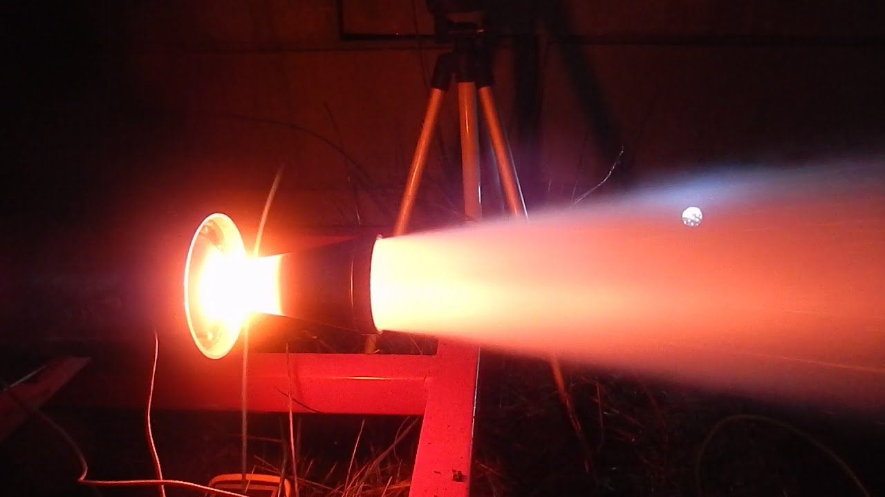 KNO3 Erythritol rocket engine test - YouTube