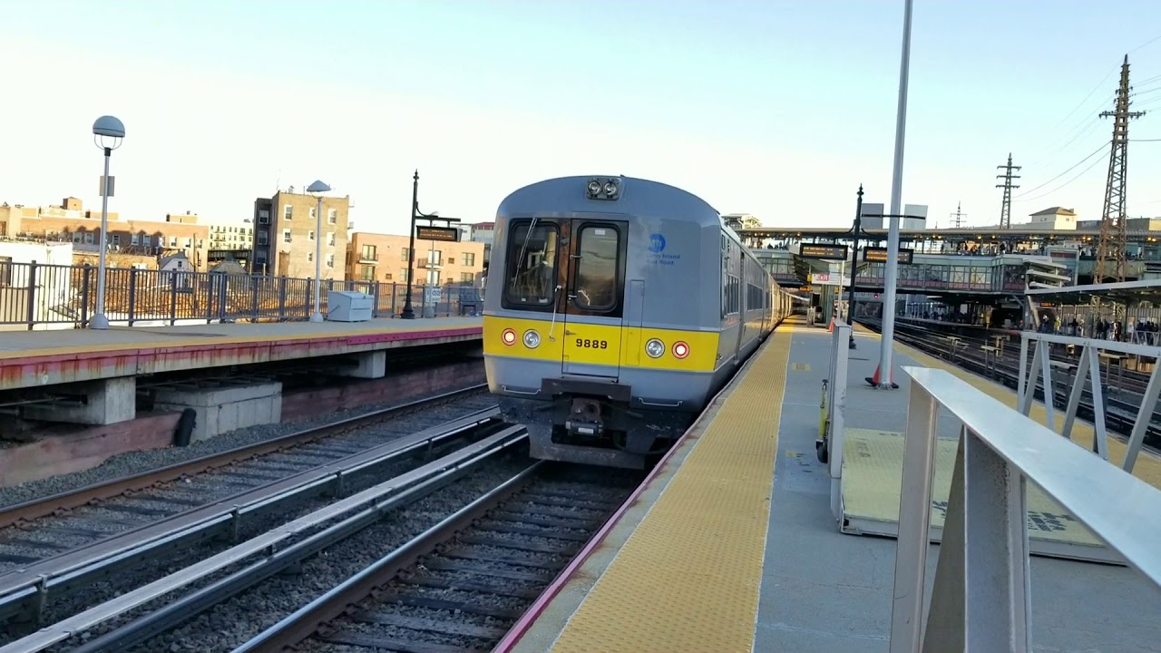 MTA: LIRR action at Woodside (M3, M7, M9, DM30AC, DE30AC) - YouTube