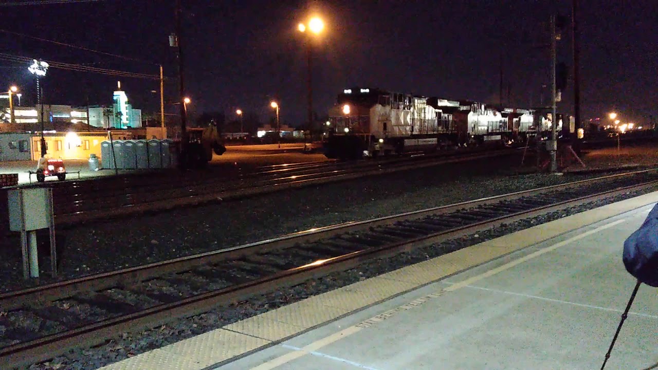 Night on Union Pacific Roseville CA yard the night I caught 1943 on ...
