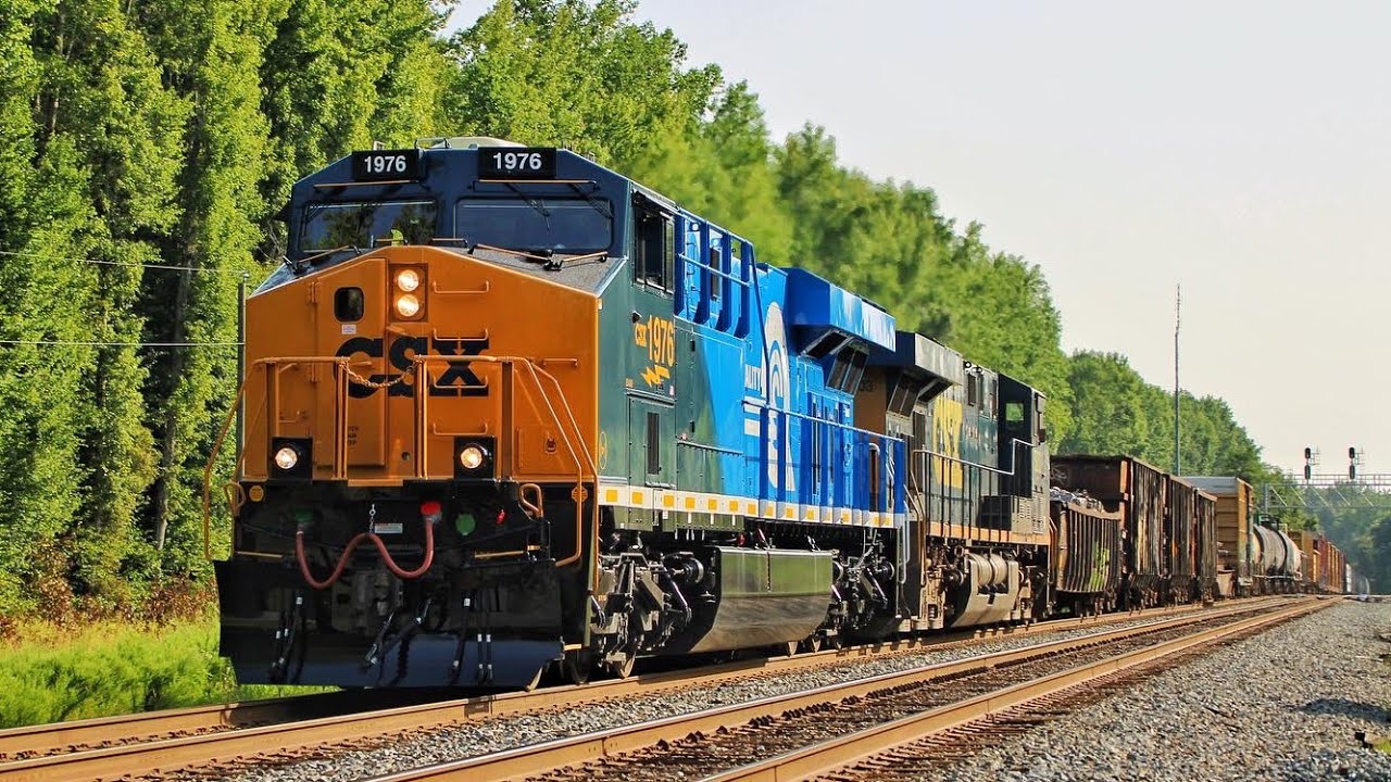 CSX Conrail Heritage Unit #1976 Glides by the Morning Sun in Arkendale ...