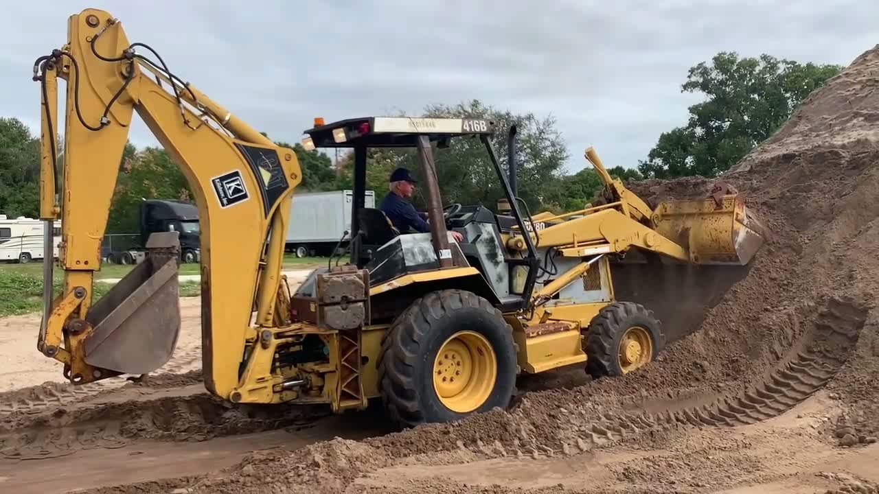 Cat 416B Backhoe - YouTube