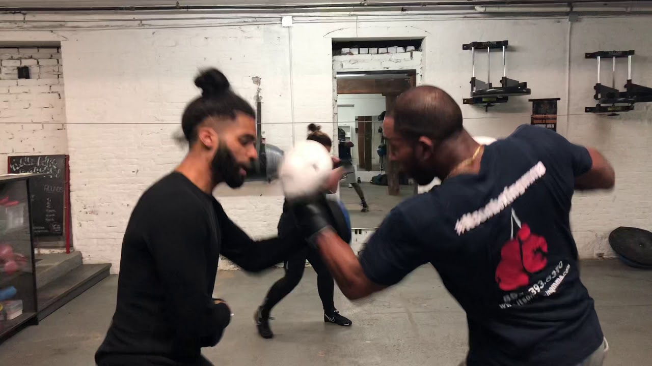 CUBAN STYLE BOXING ON NYC COACH JR AND AMATUER HEAVYWEIGHT "BOAT" - YouTube