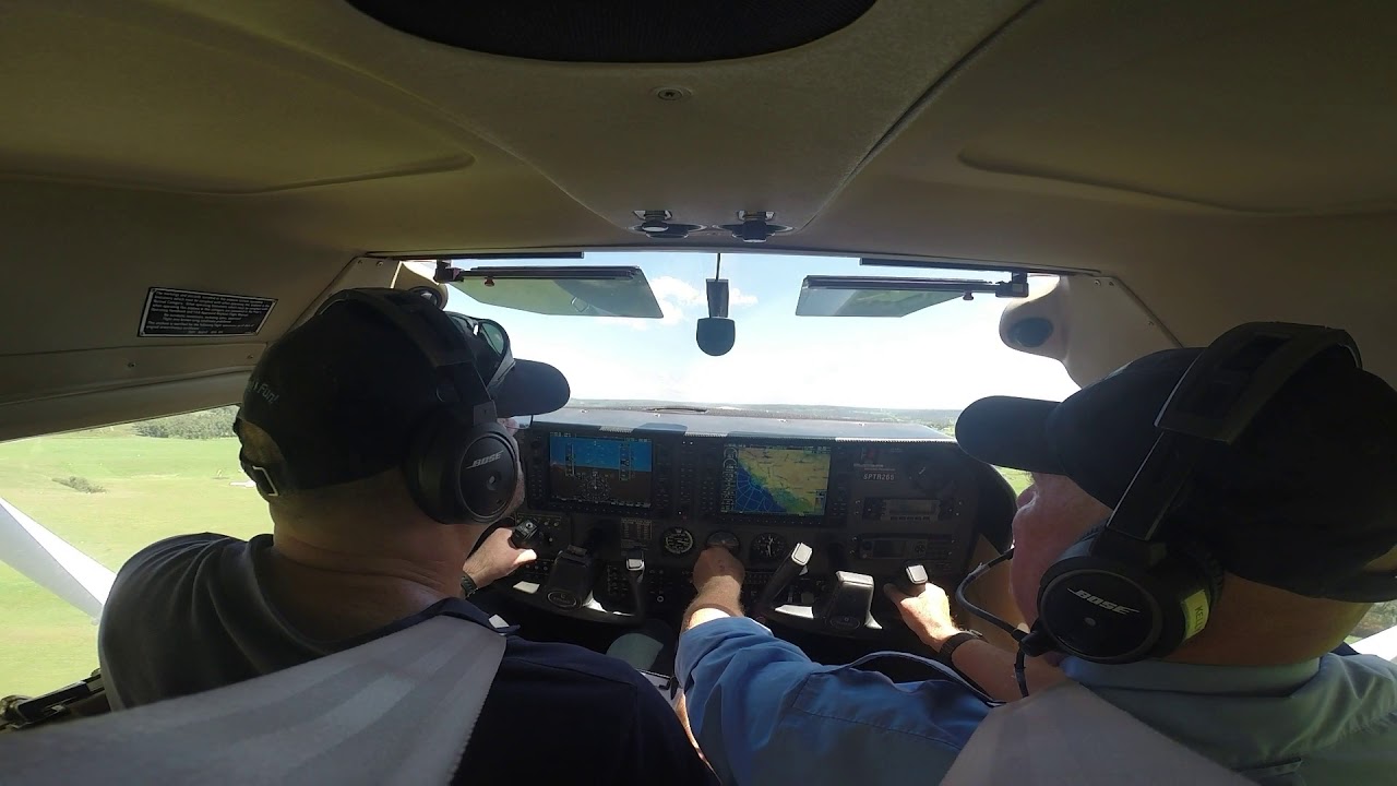 First Flight in Cessna C182 Skylane - YouTube