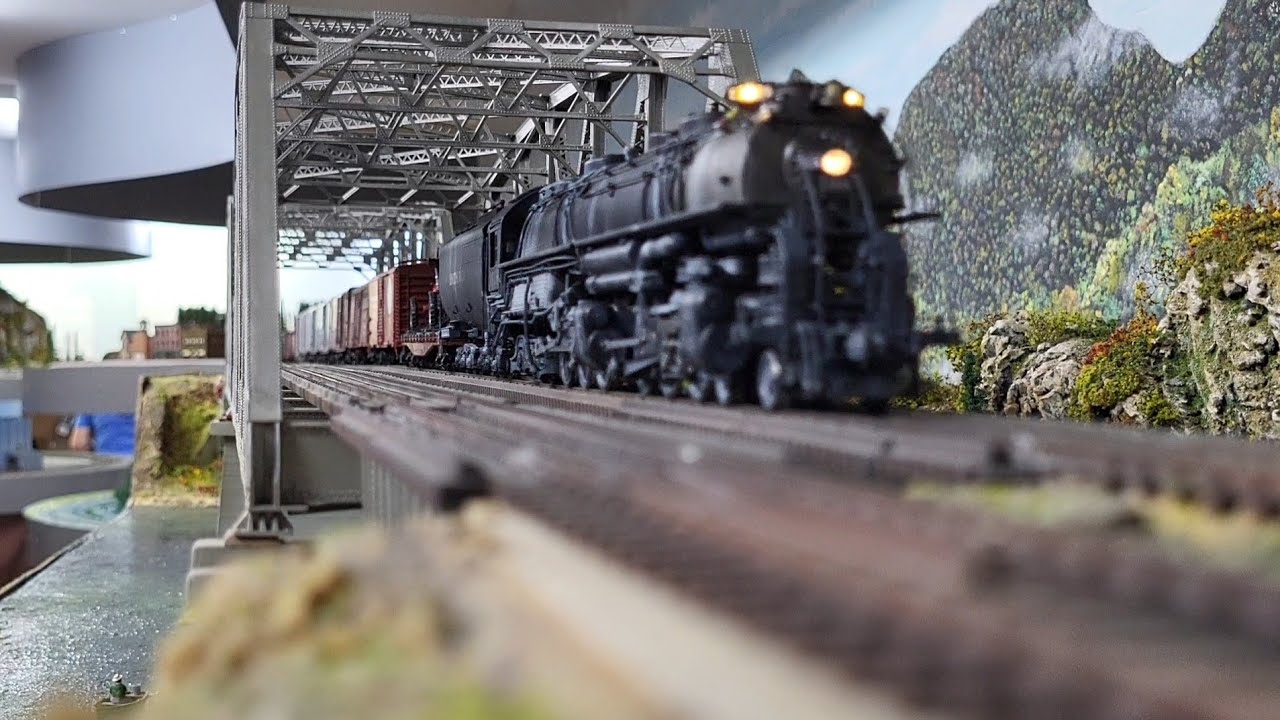 UP 3826 river crossing - YouTube