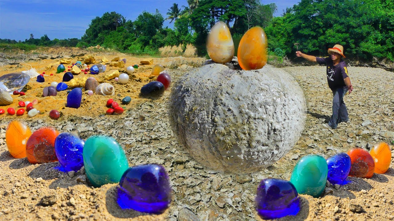 Gold and diamonds I found here! Strange ball full of gems near the foot ...