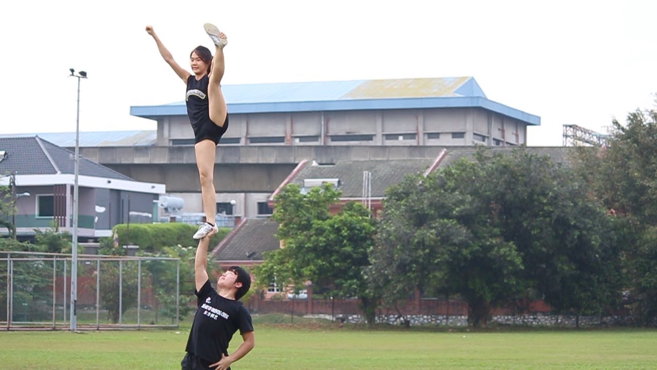 Cheerleading Partner Stunt + GoPro - YouTube