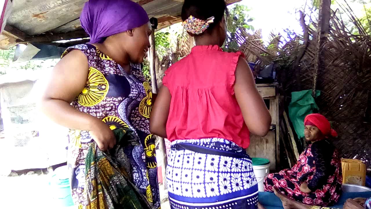 Wabembe wa Tanzania ona wakifanya yao - YouTube