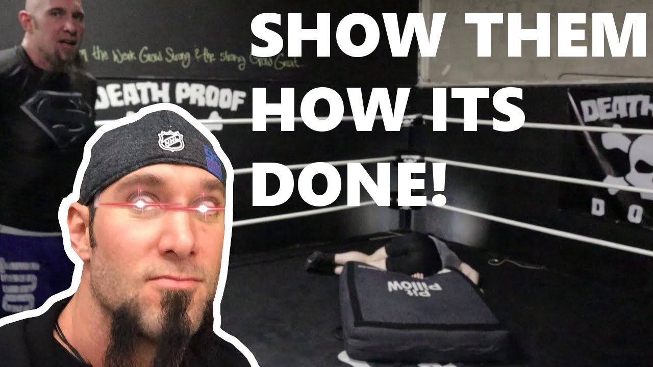 How to do a Under Hook Knee Pick Takedown? - YouTube