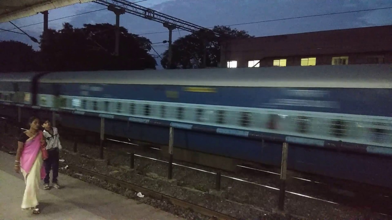 Seemanchal Express skips ECR HQ Hajipur Jn - YouTube