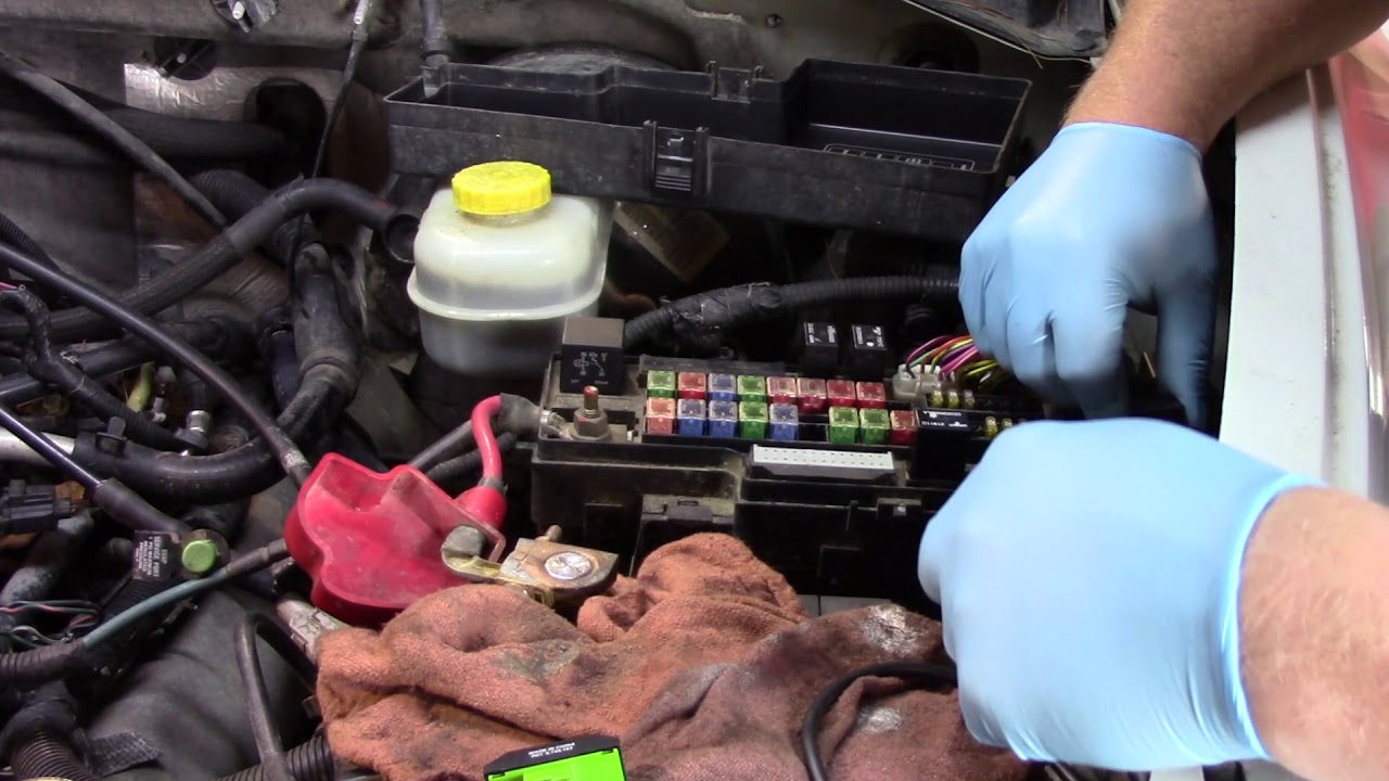 Diagnosing Automotive Relays - YouTube