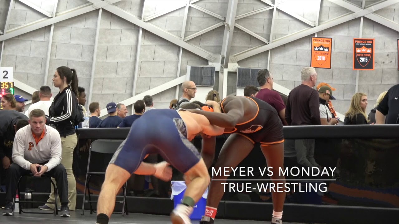 Quincy Monday vs Brian Meyer - YouTube
