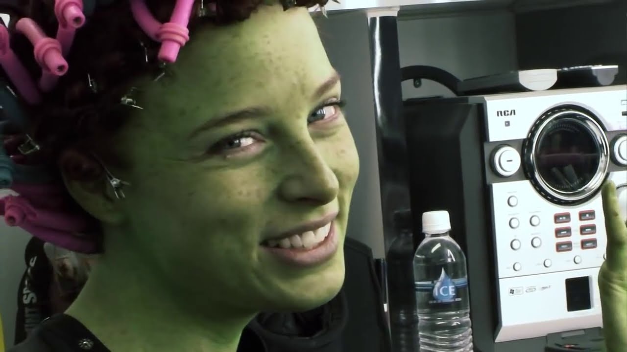 Rachel Nichols The Green Girl Star Trek Extras - YouTube