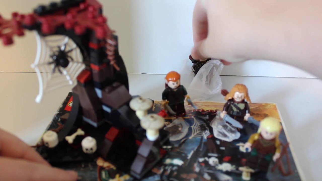 Lego The Hobbit Escape from the Mirkwood Spiders - YouTube