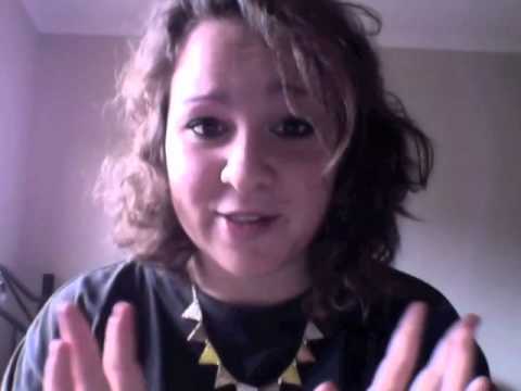 Holly has a riddle! - YouTube