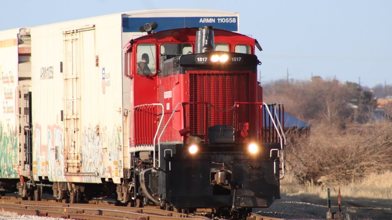 BJRY #572 & #1517 working around the outskirts of Rochelle,IL (2/7/2024) - YouTube
