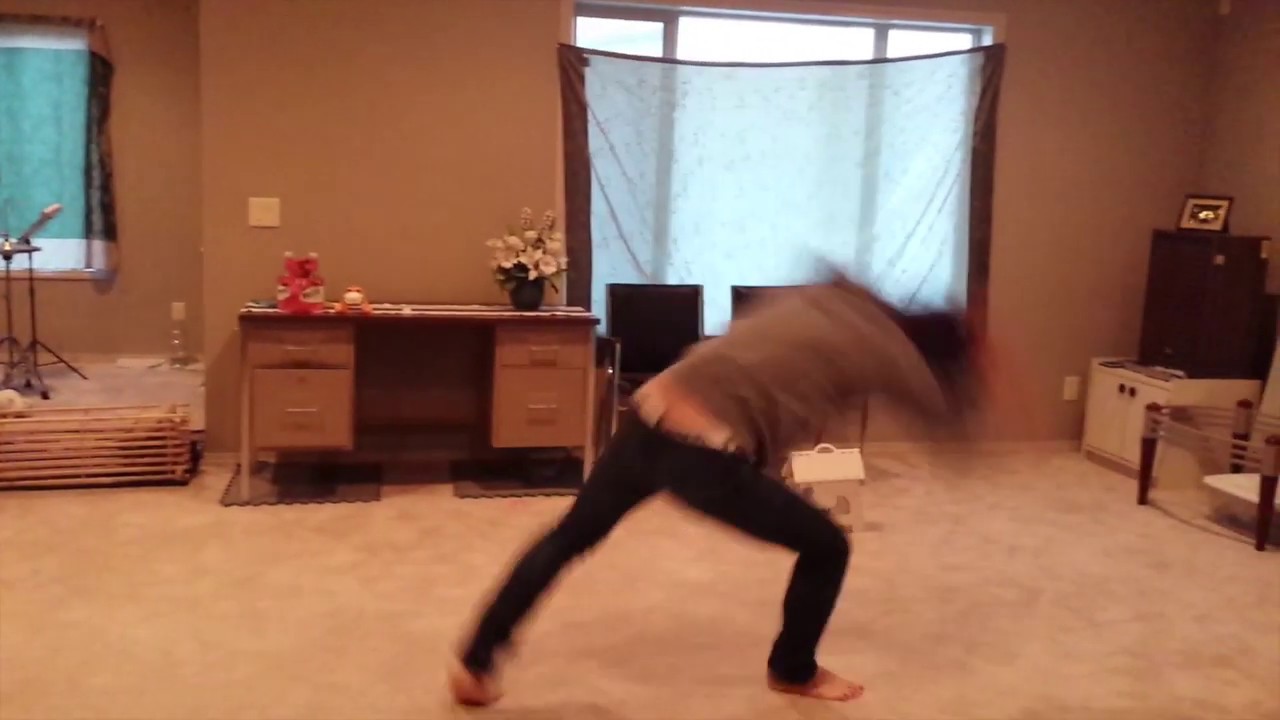 Satisfying video of an Aerial!!! (no hand cartwheel) - YouTube