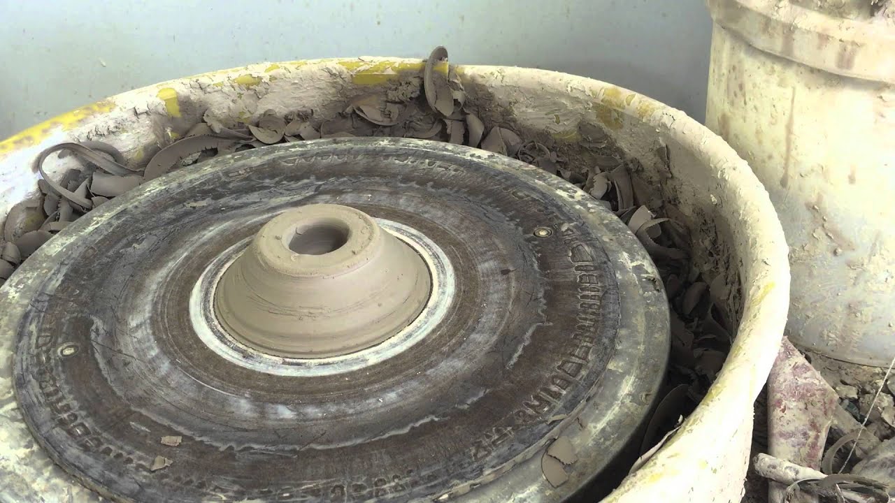 Pottery tip: Using a lid chuck to trim a lid and a jar - YouTube