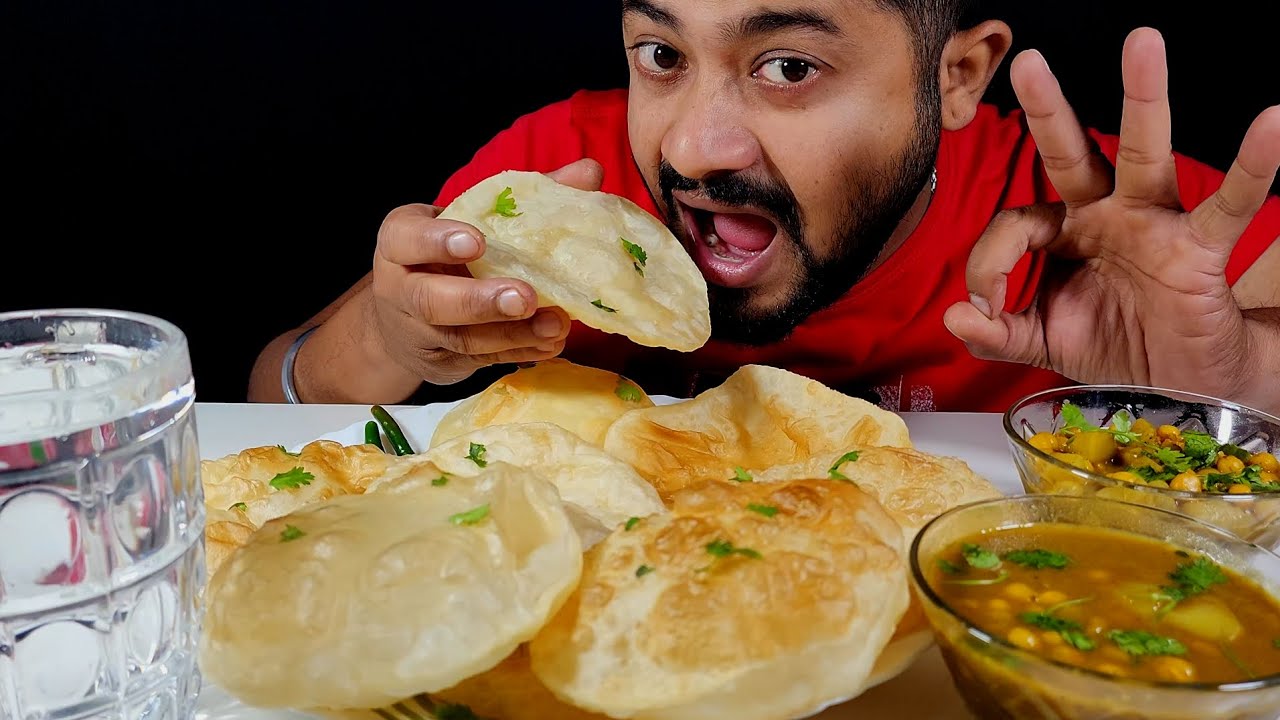 EATING CHALLENGE HUGE SOFTE LUCHI/PURI,VERY SPICY GHUGNI | PURI & MATAR ...