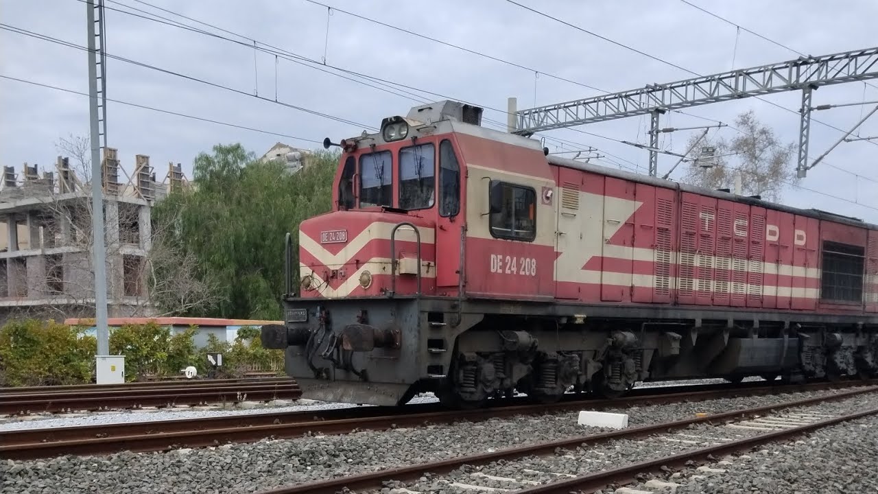 tcdd selçuk part 91 (DE 24000 yük treni) - YouTube