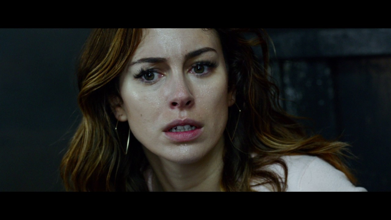 El Bar Trailer Oficial Español - YouTube